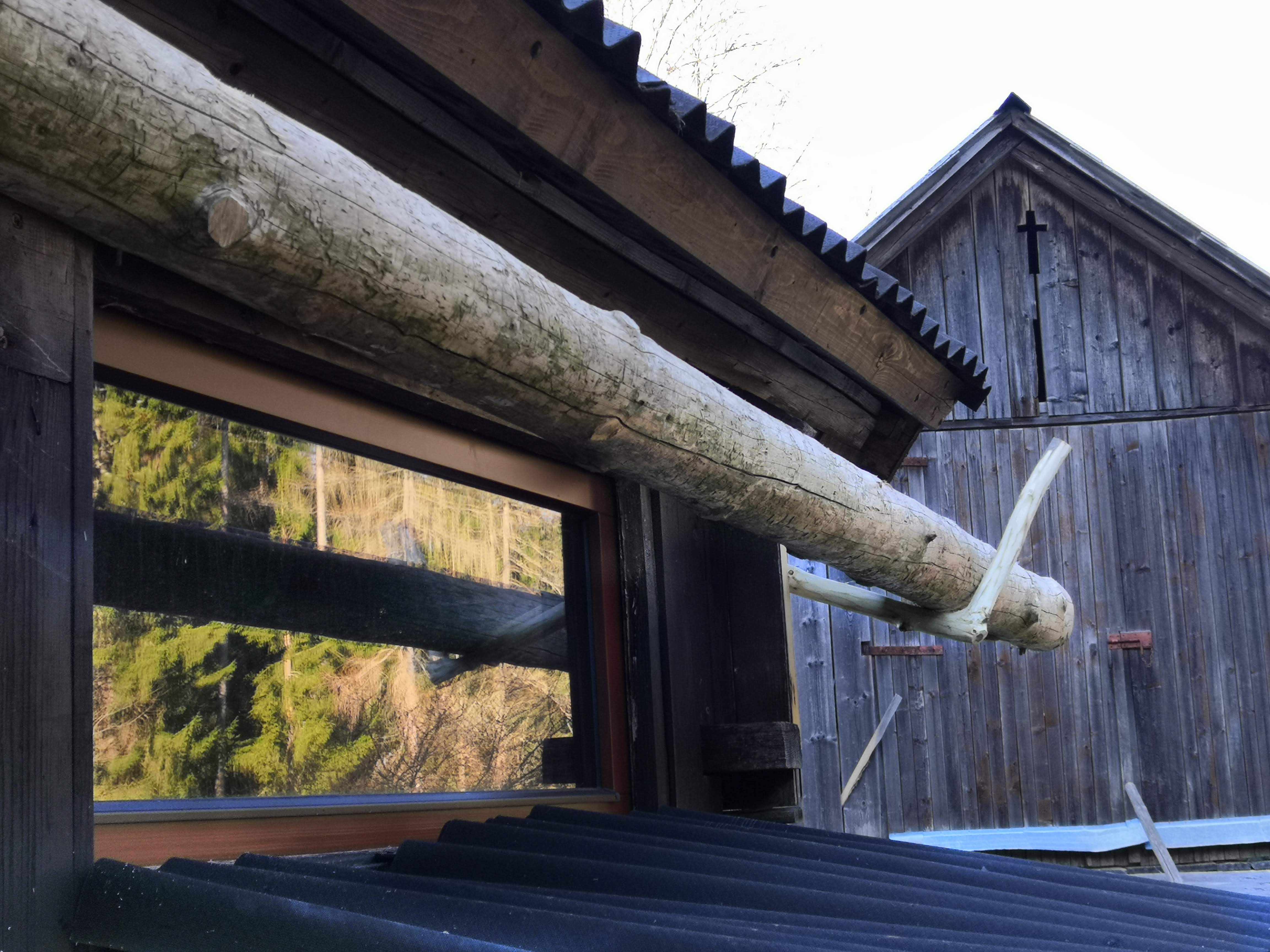 How to Make Traditional Wooden Gutters from Trees: Slovenian Style ...